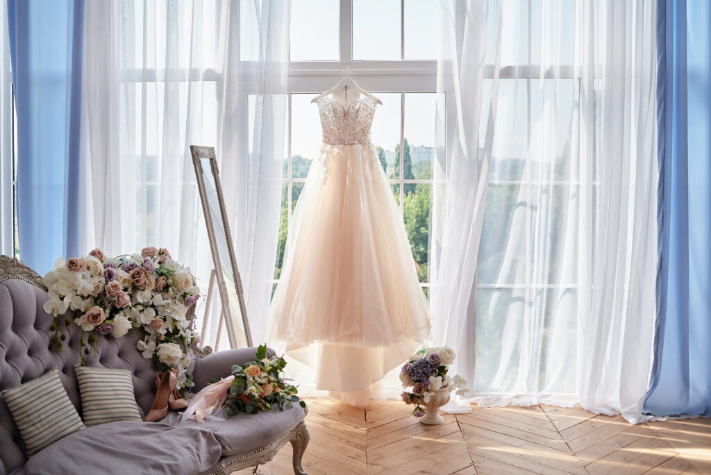 Mobile Officiant - Direct To Your Hotel Room - Immersive Wedding Chapel ...